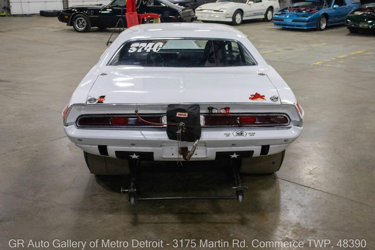 Race-ready 1970 Dodge Challenger HEMI Pro Stock build