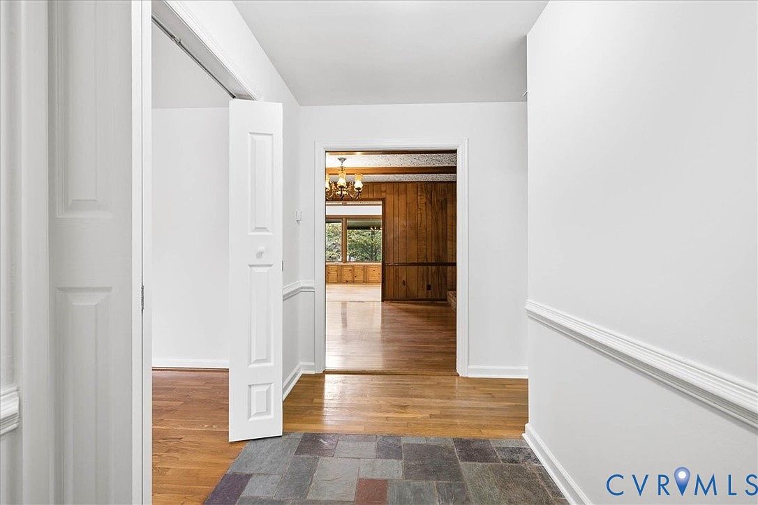 Explore a 1967 ranch-style home in Colonial Heights, Virginia ...