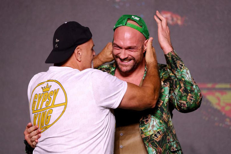 Paris Fury addresses Tyson and dad John's fallout is a 'social media ...