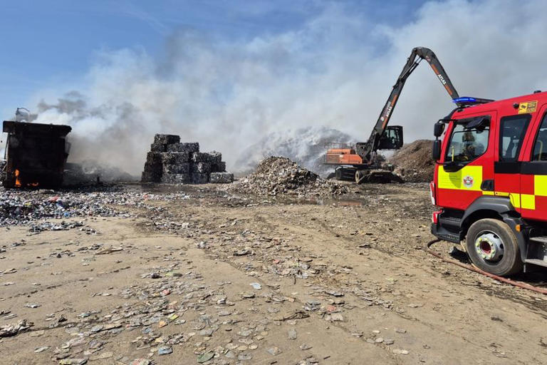 Huge fire breaks out in Llanelli and residents told to keep windows closed