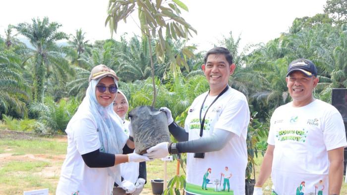 Peringati Hari Bumi Sedunia, PLN UID Sumut tanam pohon di Tapteng ...