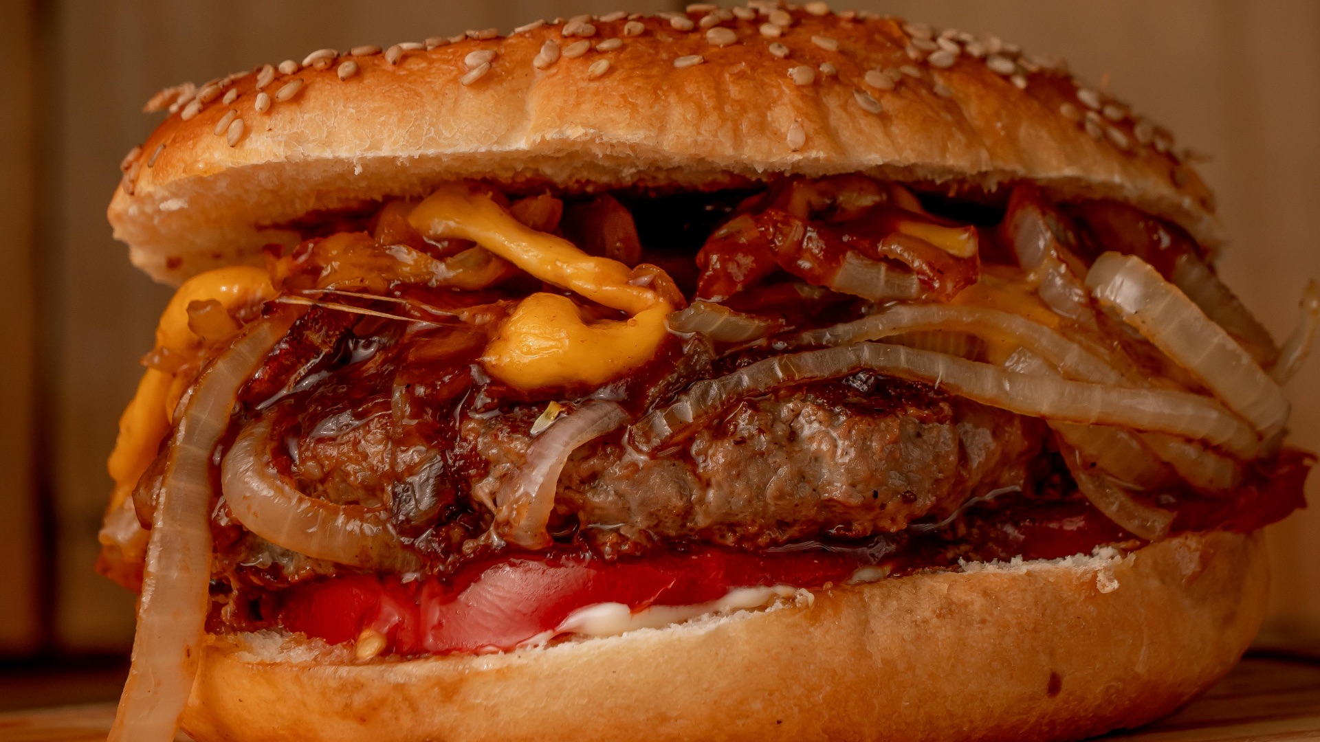 Soggy buns and wilted lettuce: 20 things that instantly ruin a perfect ...