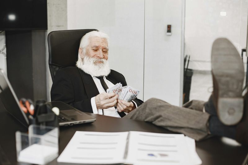 10 misconceptions about dating older men that aren't true