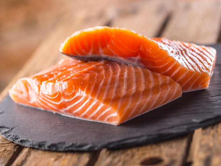 How to make salmon in an air fryer in 10 minutes