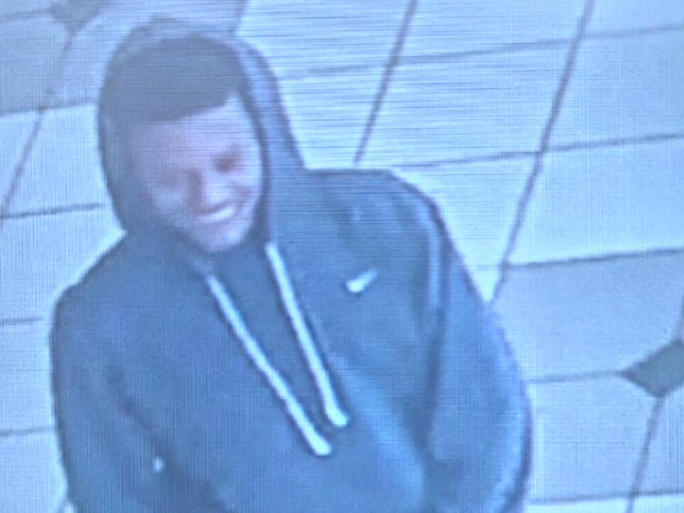 Mall shooting suspect charged with murder, new image of person wanted