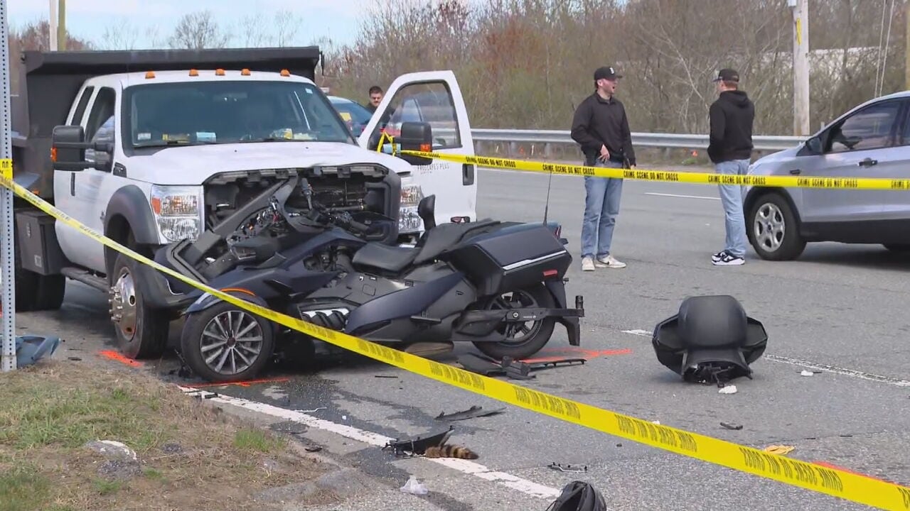 Man killed in motorcycle crash in Swansea