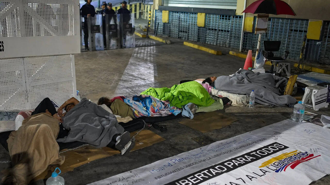 Venezuelan women protest for freedom of political prisoners amid ...