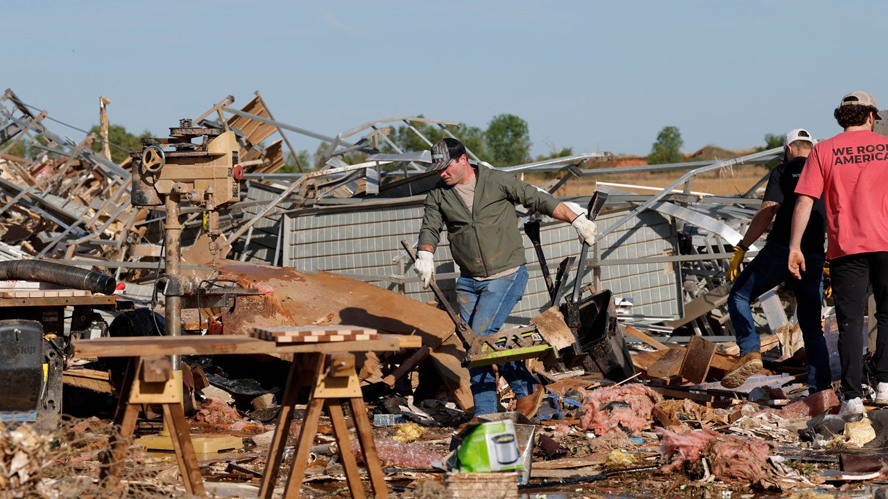 Powerful storms rip through Plains, leaving severe damage near Oklahoma ...