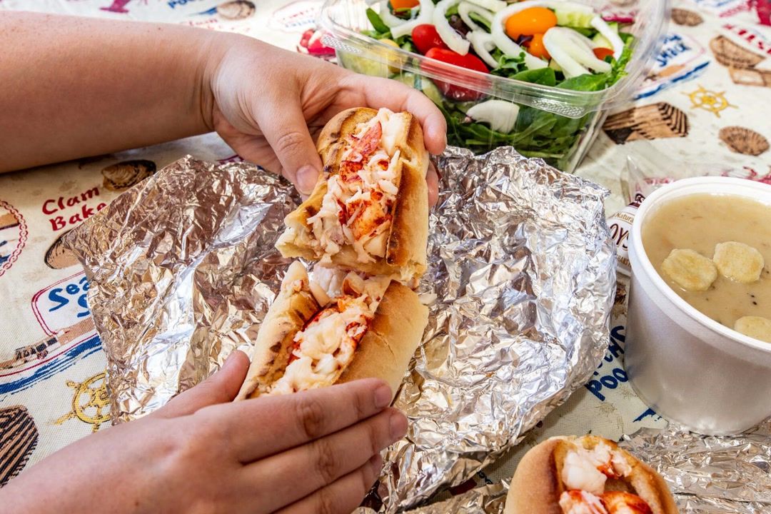 CT's top lobster roll restaurants for 2026, according to Connecticut ...