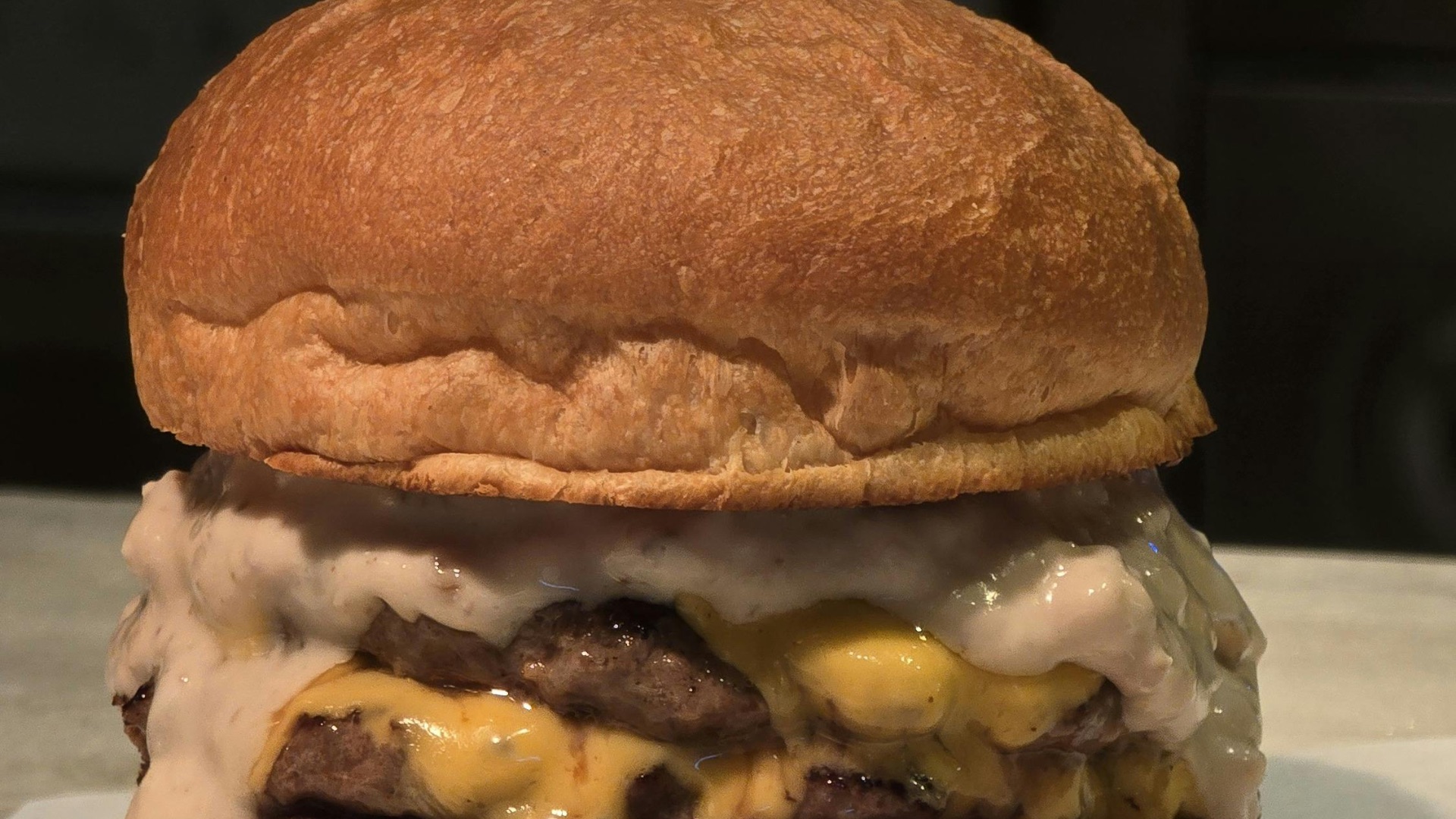 Soggy buns and wilted lettuce: 20 things that instantly ruin a perfect ...