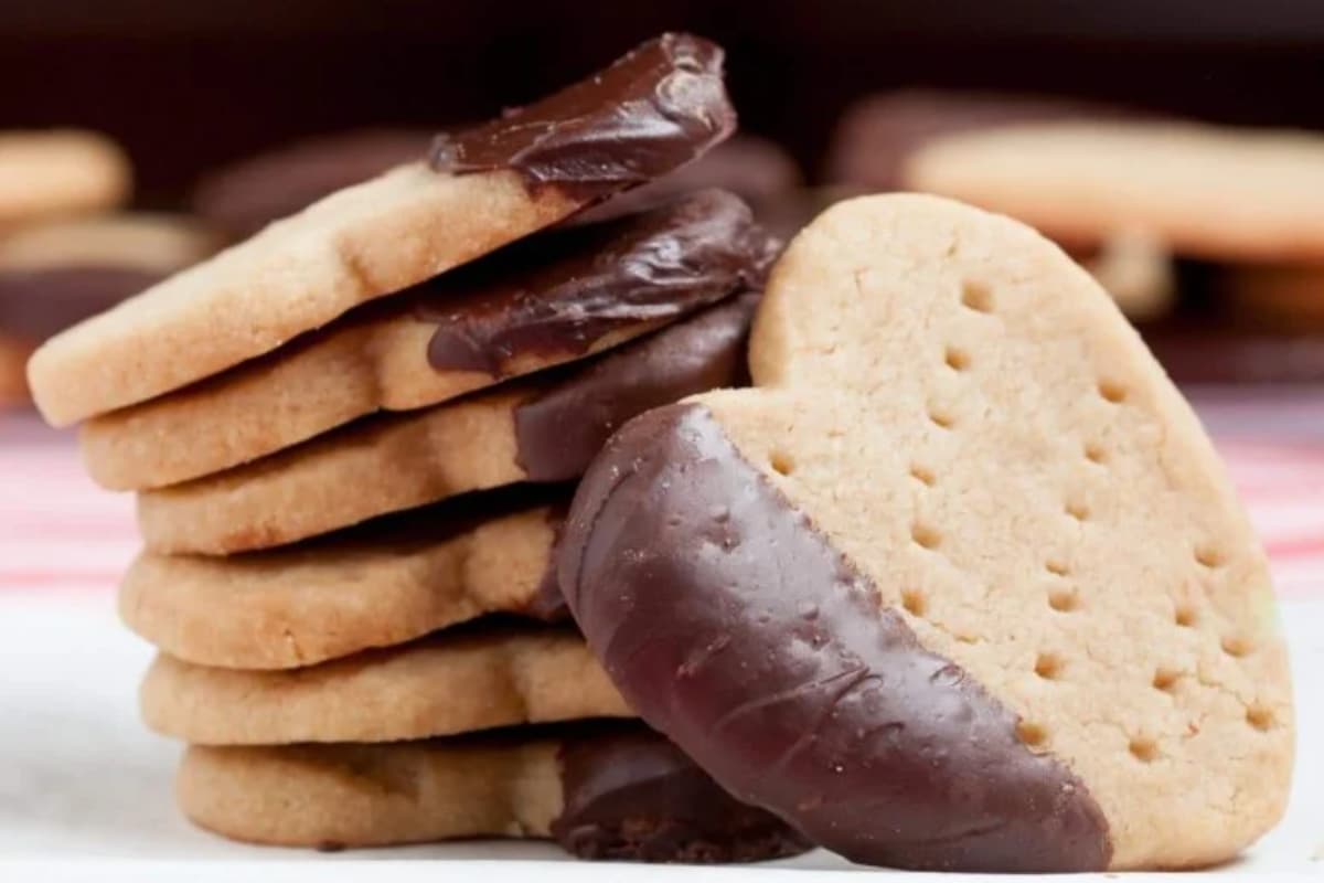 32 cookie recipes (because the classic ones aren’t enough)