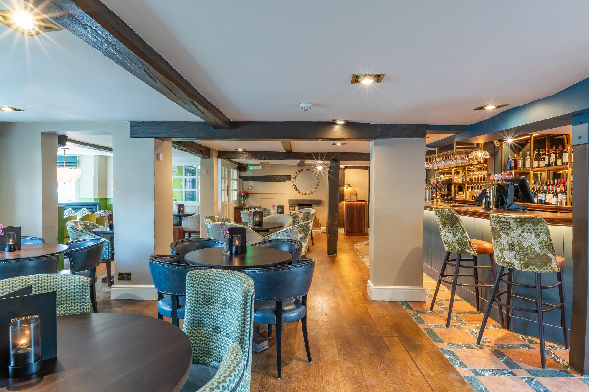 Amersham pub reopens after 4-week renovation including bar and beer ...