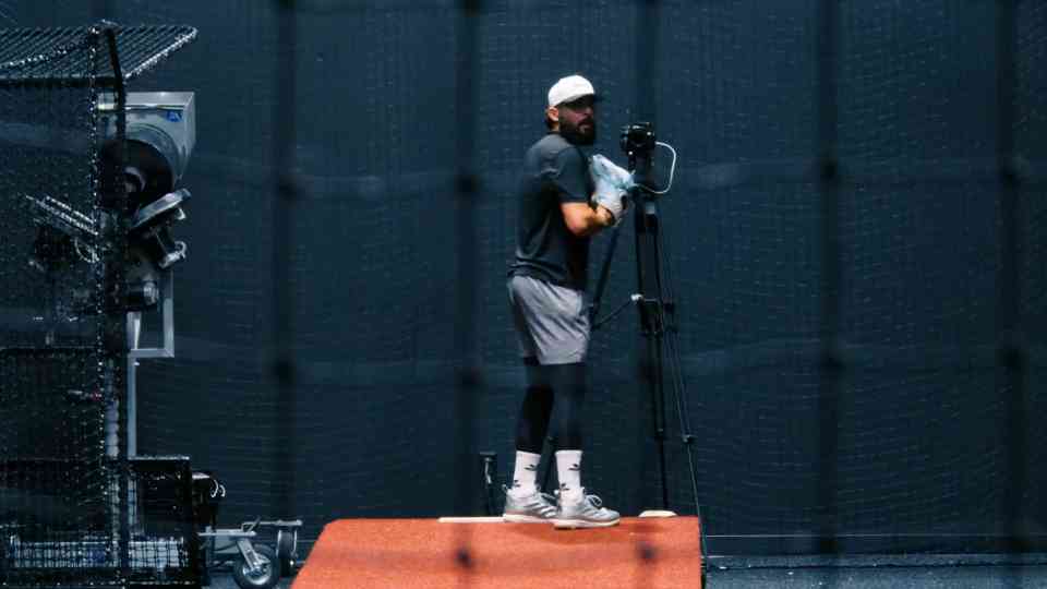 Watch what happens when I use an illegal bat vs MLB pitchers