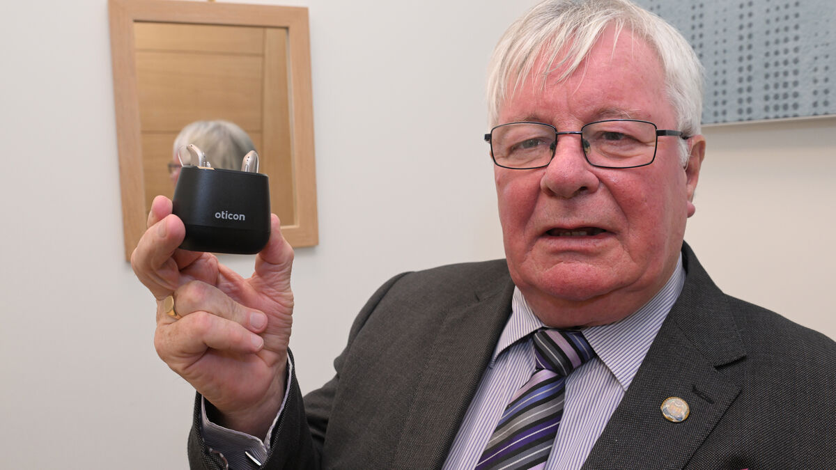 Tributes paid to former Cork county mayor Joe Carroll following death