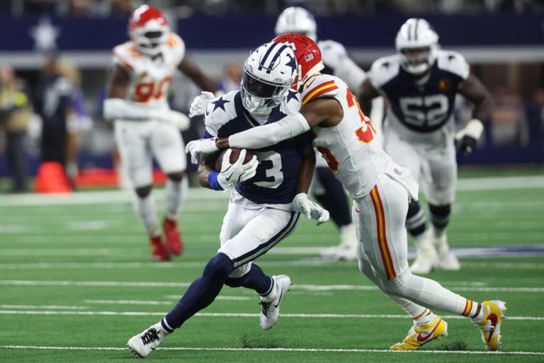 Cowboys OC deflects George Pickens contract talk