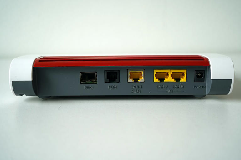 FritzBox 5530 fiber im Test: Günstiger Glasfaser-Router mit ...