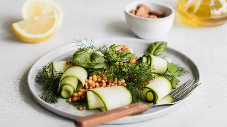 How to maximize flavor in zucchini-based main dishes