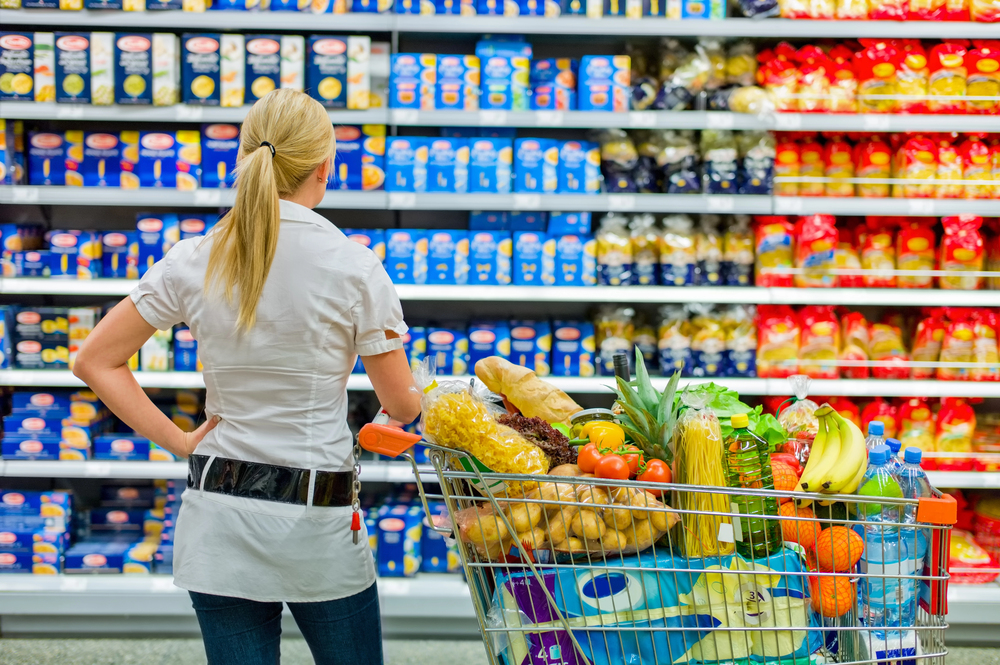 16 grocery employees share secrets they wish people knew