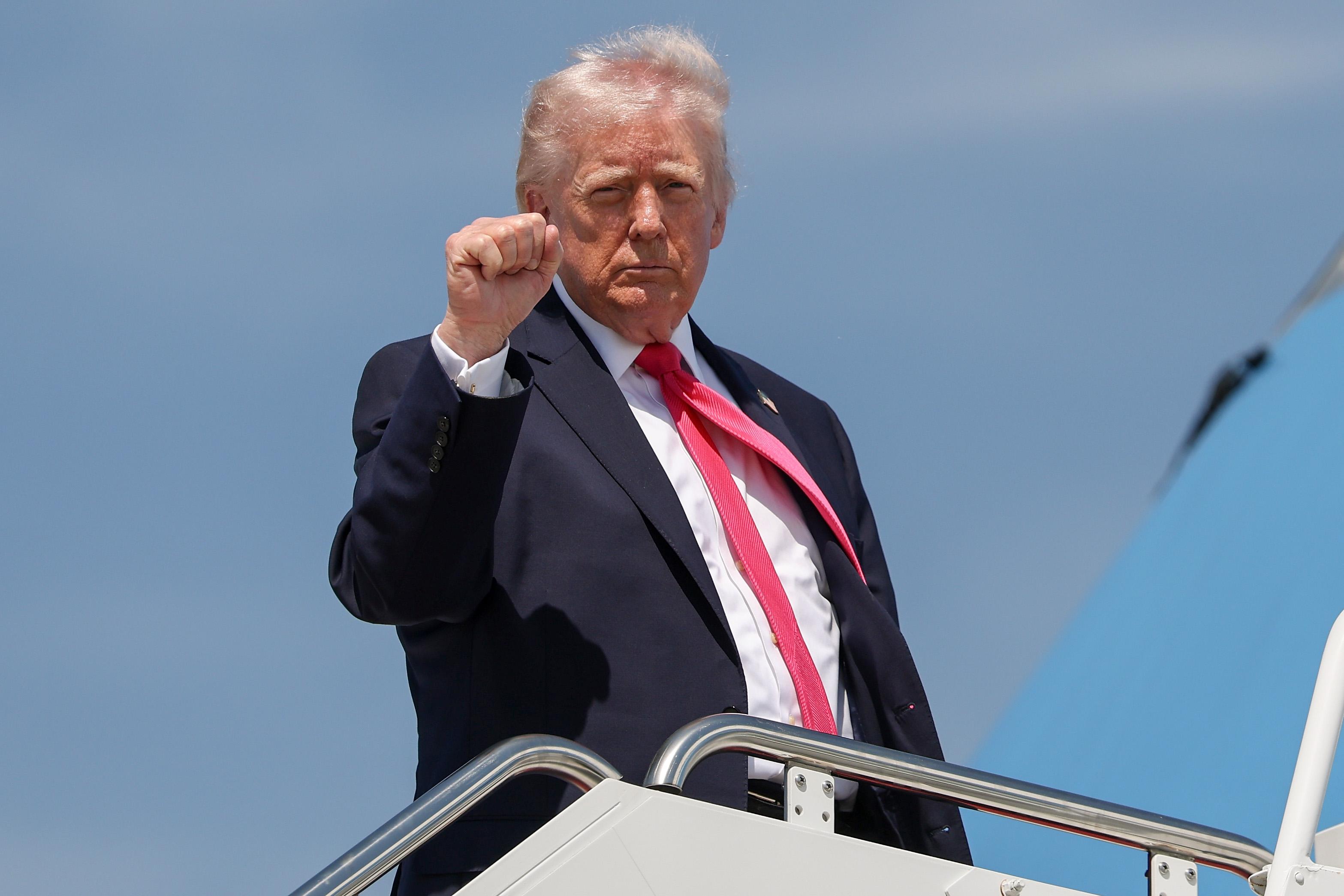 Pres. Trump has busy travel weekend with quick trip to Palm Beach
