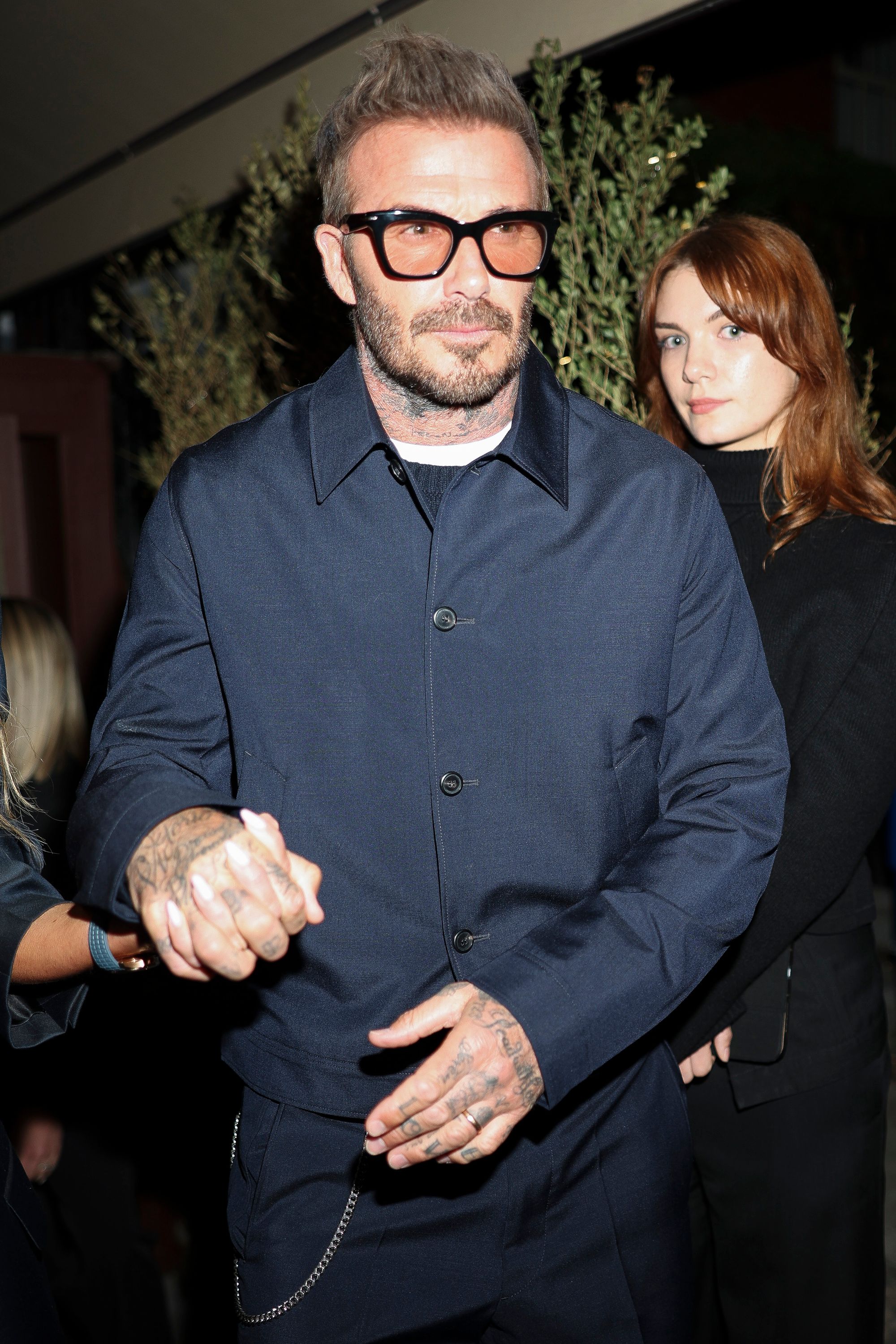 David Beckham cède à la tendance workwear avec son ensemble façon bleu ...