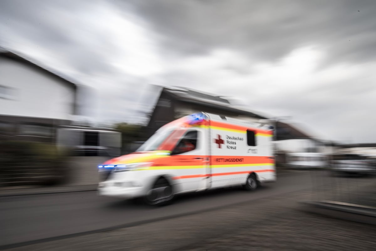 Mann auf offener Straße verbrannt: Das weiß man über den Toten