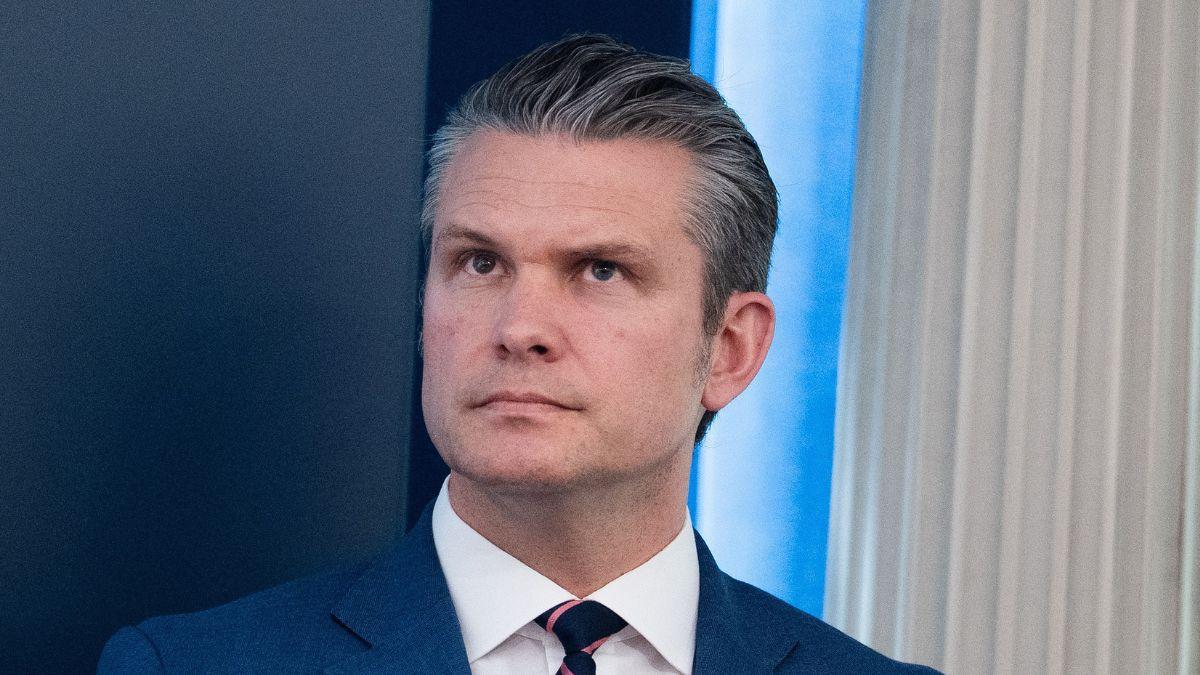 'Clown' Pete Hegseth mocked over racy word blunder in Iran war address ...