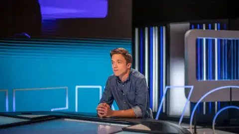 El juez ordena detener a Elisa Mouliaá tras faltar por tercera vez a ...