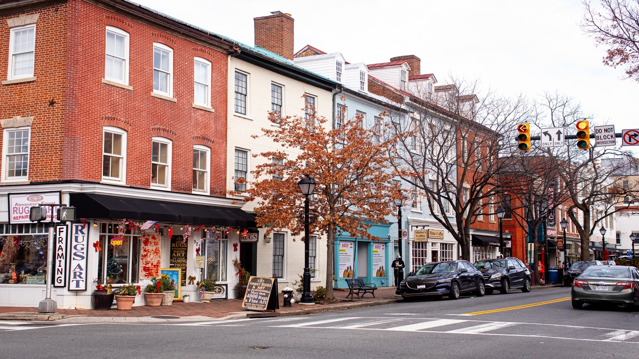 The cobblestone streets of Alexandria, Virginia were measured by a ...