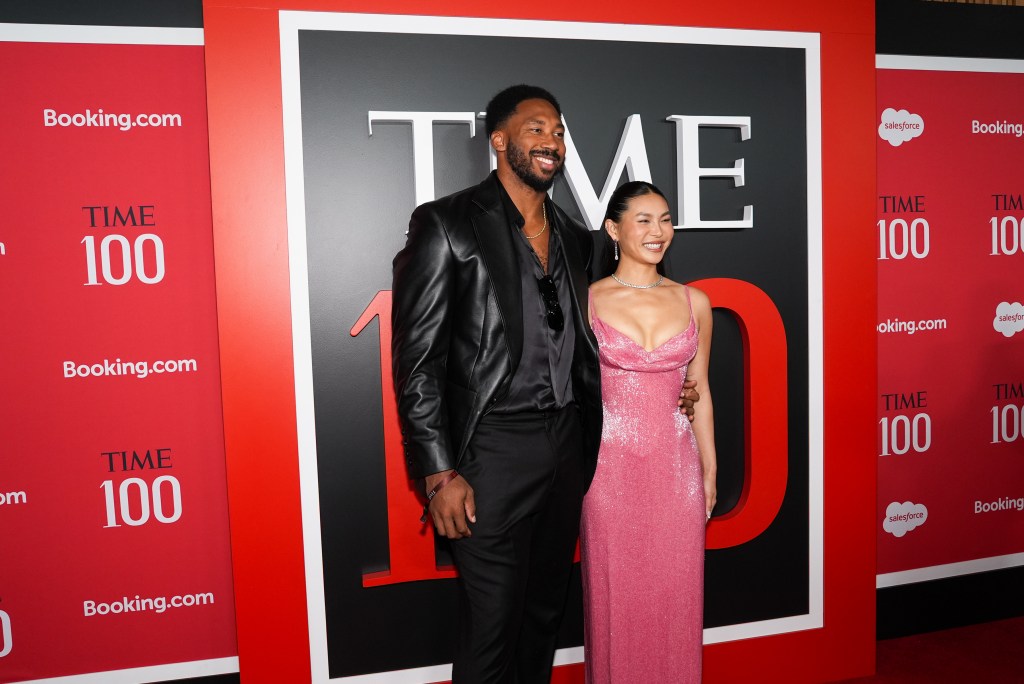 Myles Garrett, Chloe Kim share the adorable red carpet moment at Time ...