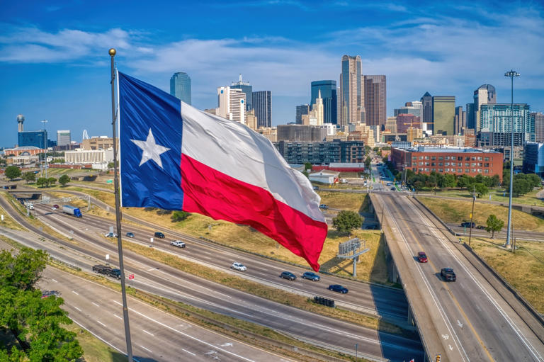 Texas loses title as No. 1 US state to move to. Here’s where people are ...