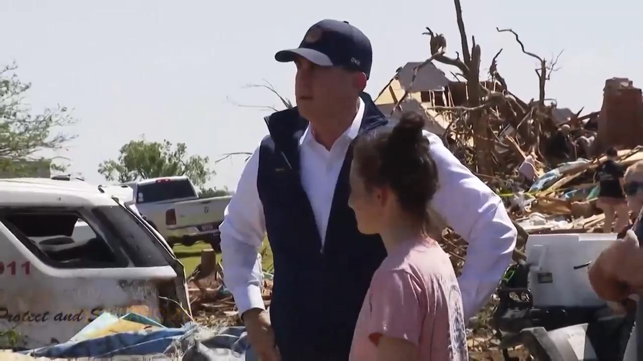 Oklahoma governor tours rural town damaged by powerful tornado