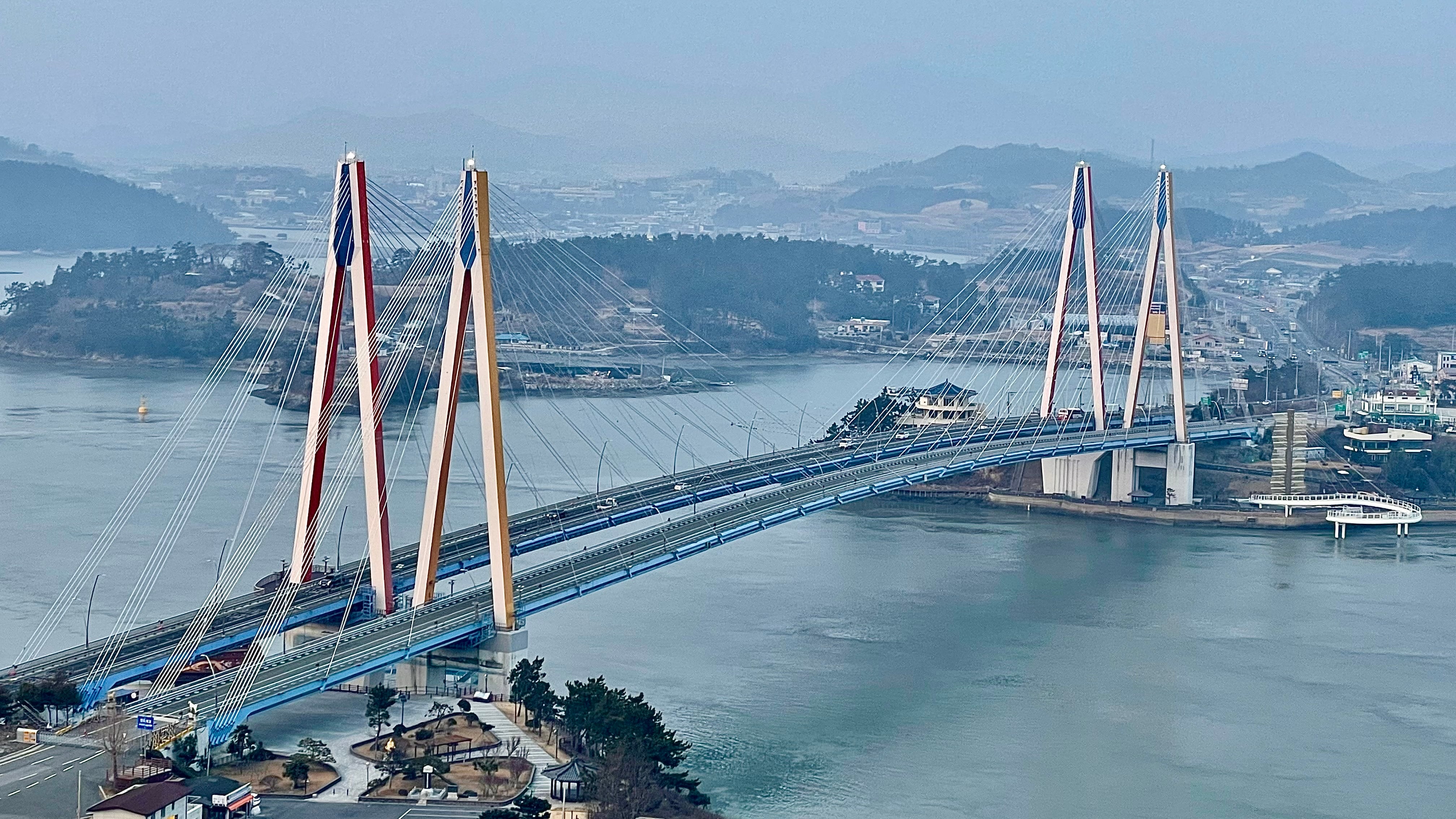 Jindo Bridge spans historic Myeongnyang Strait