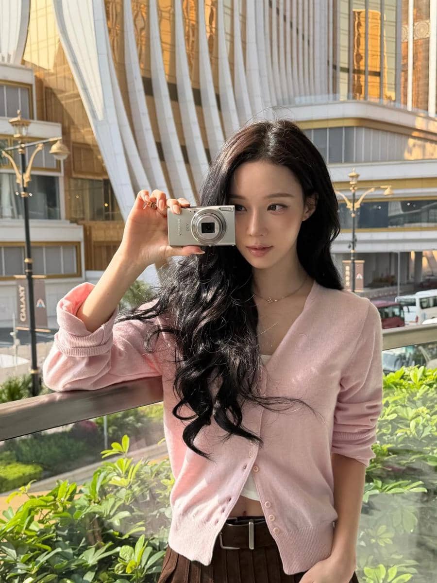 Intip makeup look Winter 'aespa' yang elegan dan stunning