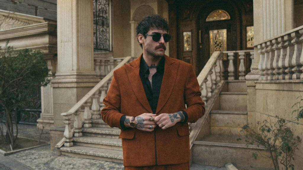 This silent confidence makes men look like models