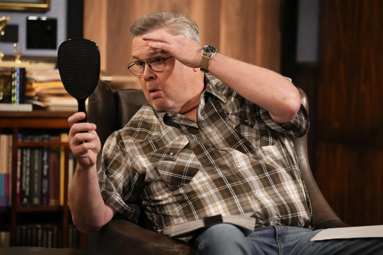 Eric Stonestreet jokes he had to be on his best behavior on the Happy's ...