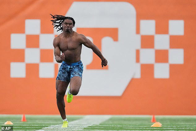 Disaster strikes for highly-rated NFL draft star as teams completely ...