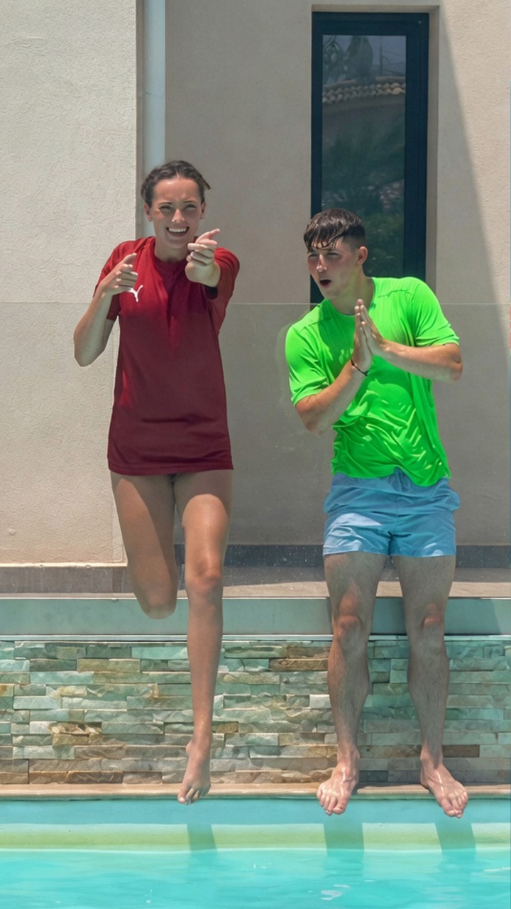 Recreating famous football celebrations in water