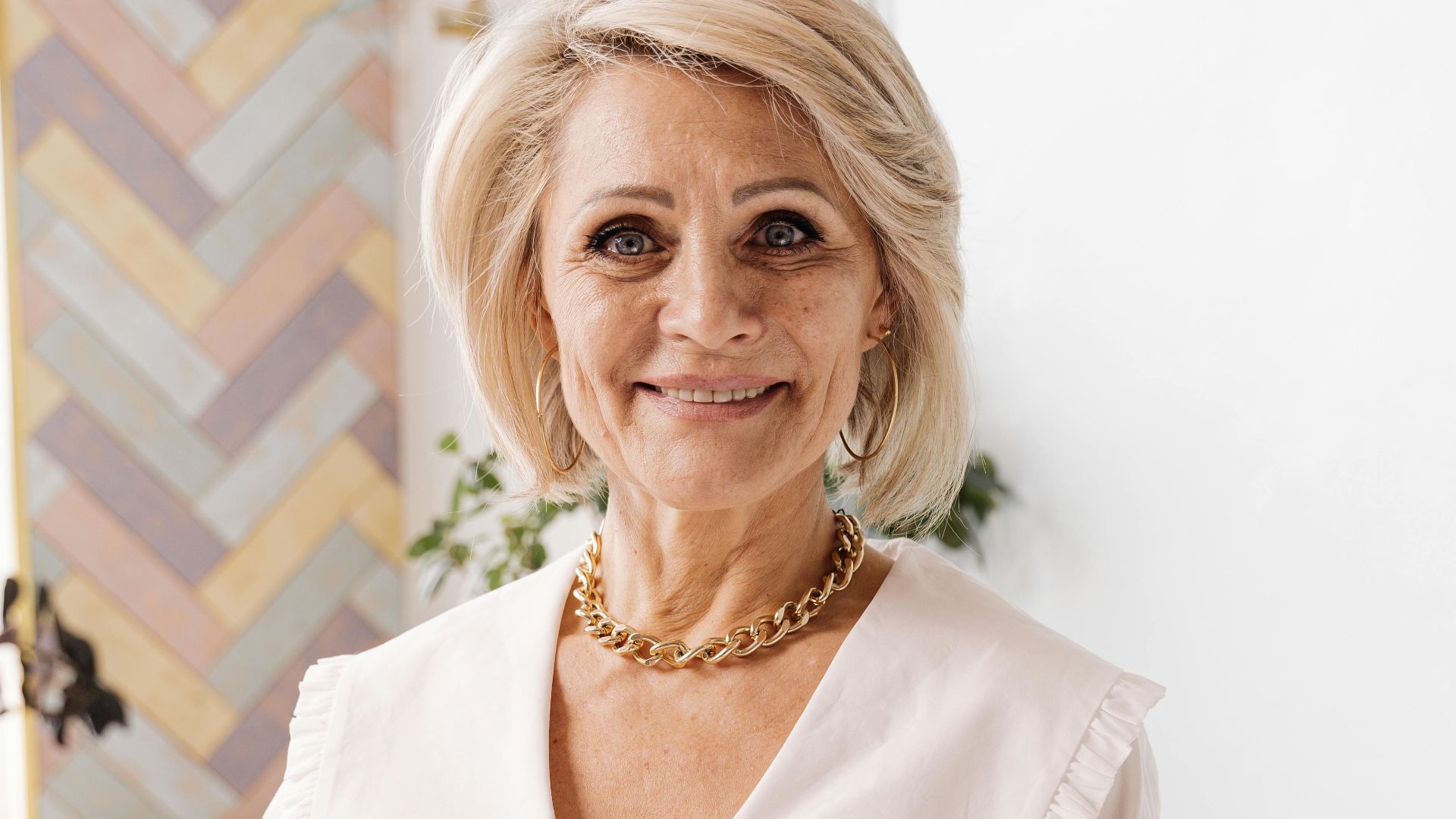 10 colors women over 50 wear beautifully & 10 that can be less forgiving