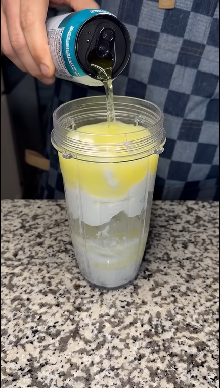 Celsius protein smoothie 🥤🔥 breakfast on the go packed with protein ...