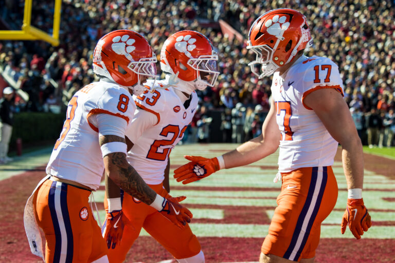 Falcons reunite Avieon Terrell with older brother during 2026 NFL Draft