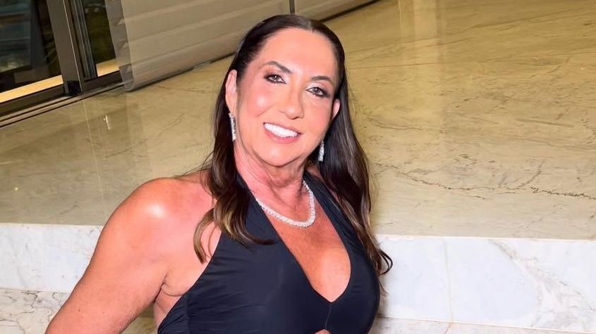Mãe de Virginia comemora os 60 anos com fotos em poses inusitadas; veja