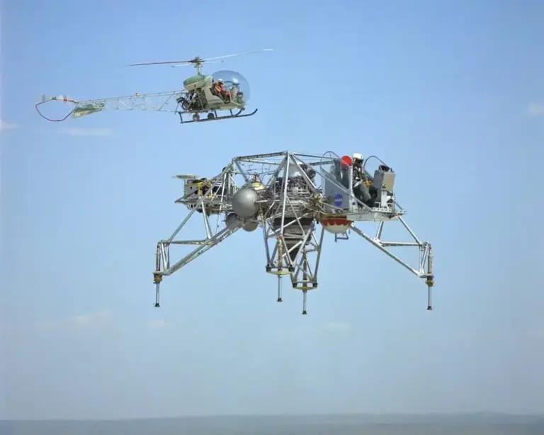 Flight test files: Bell 47 – the chase aircraft that aided the Apollo ...