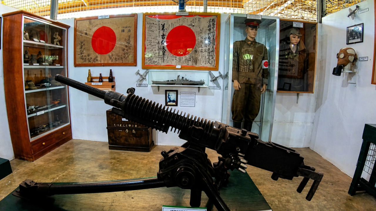 పలవాన్ WWII మ్యూజియంలో ఒక చారిత్రక నడక (4K)