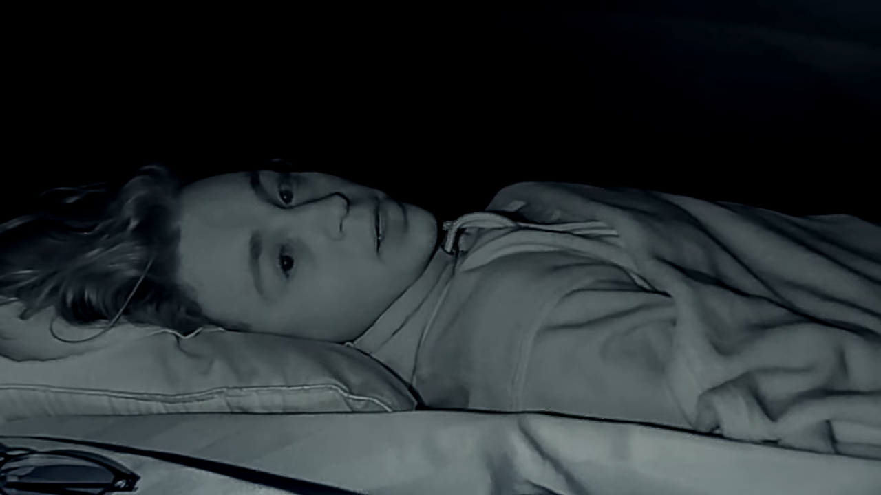Man spends 24 hours in complete darkness and nearly goes blind