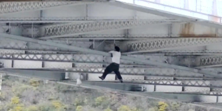 Dramatic footage captures car thief in death-defying escape attempt on ...