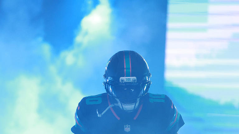 Raiders urged to sign legendary WR to give team 'another dimension'