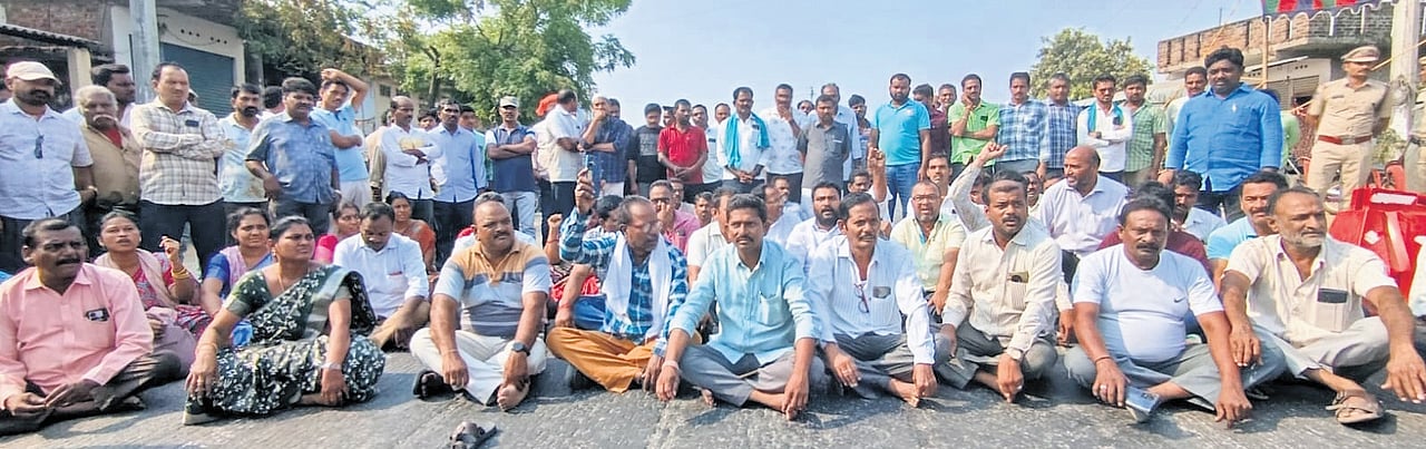 Telangana govt agrees to 11% fitment, other key demands, RTC staffers ...