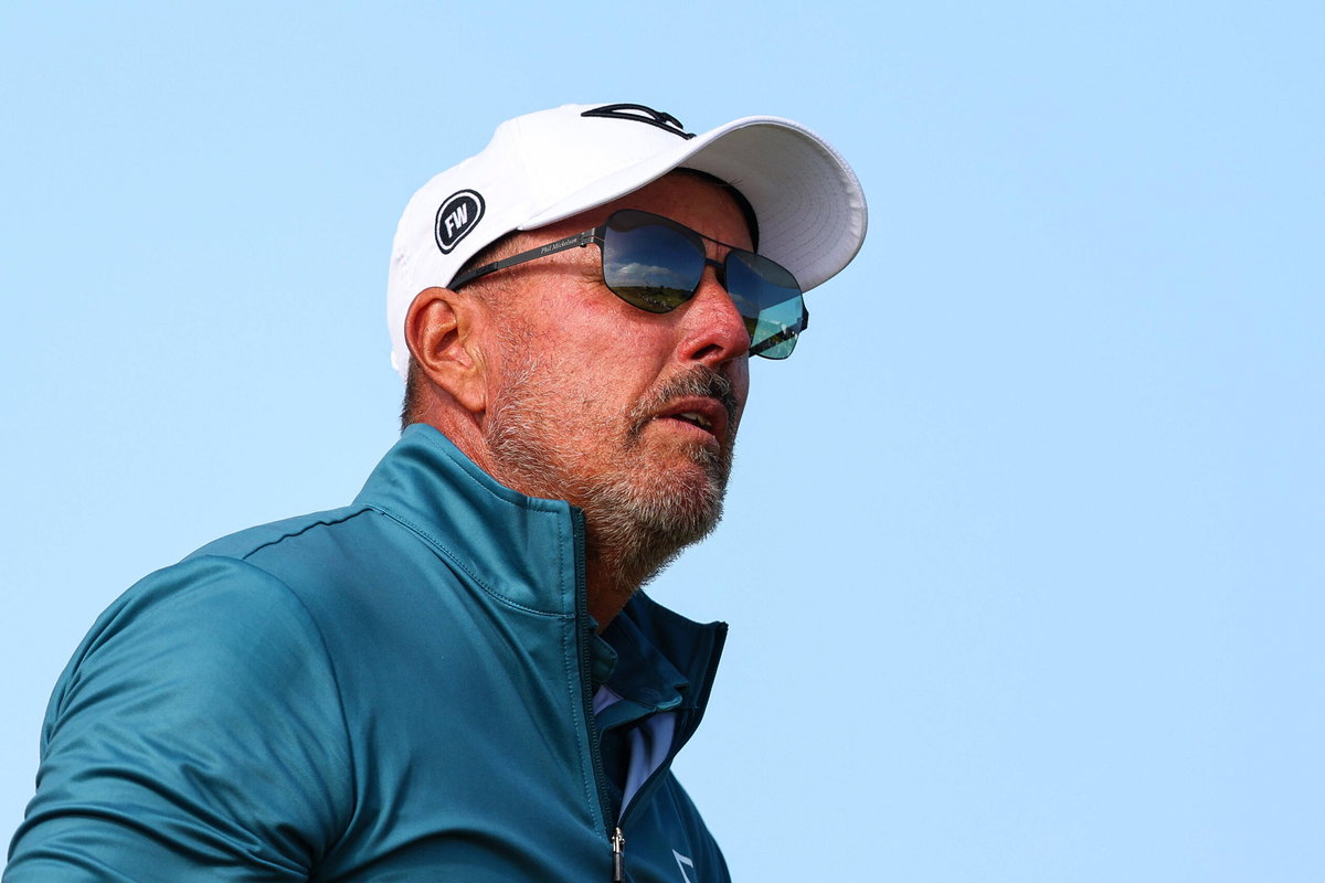 Phil Mickelson’s career timeline: Peak years, major wins, and lasting ...