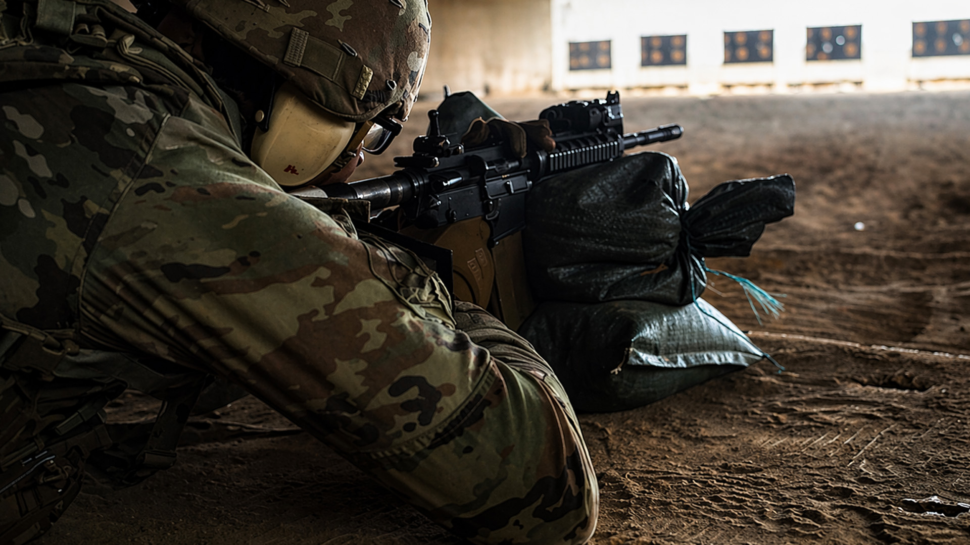 US soldiers compete in weapons training challenge