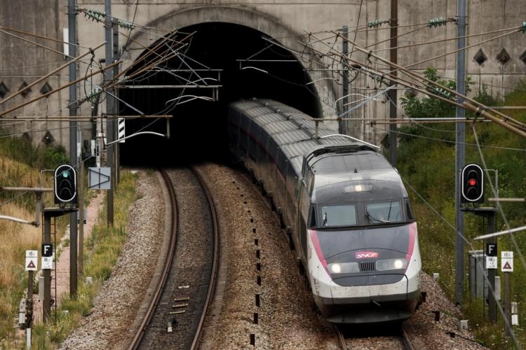 Pourquoi les trains ne font-ils plus « tac-tac tac-tac » quand ils ...